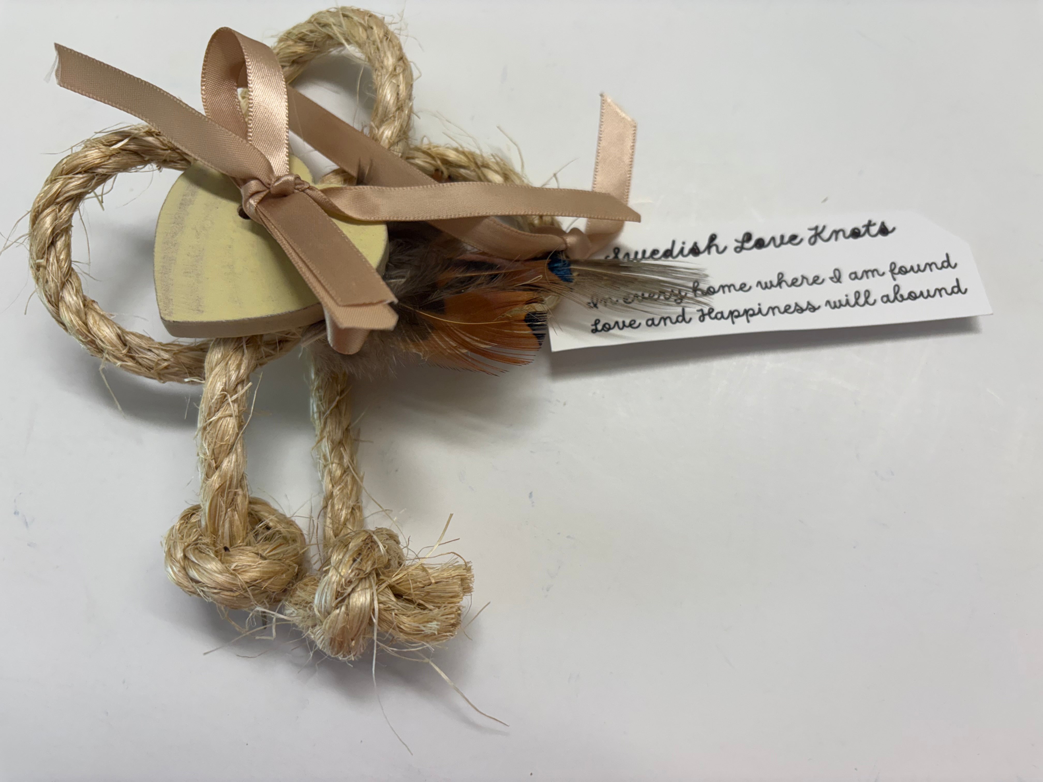Swedish Love Knot, Feathers – Wooden Spoon
